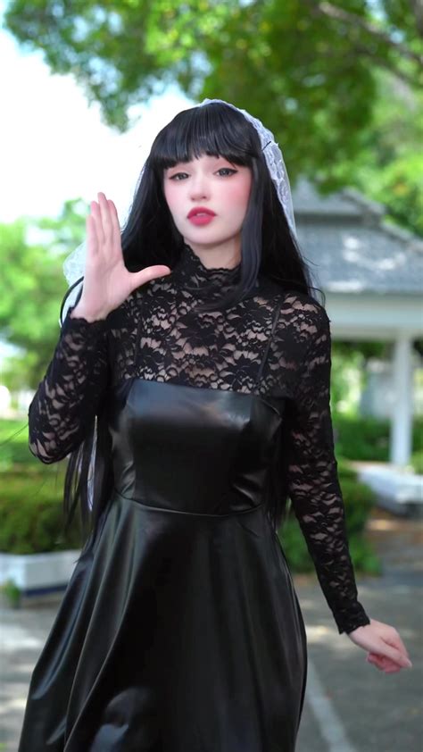 Your Anime Girl👑 Fesch6 Urlebird