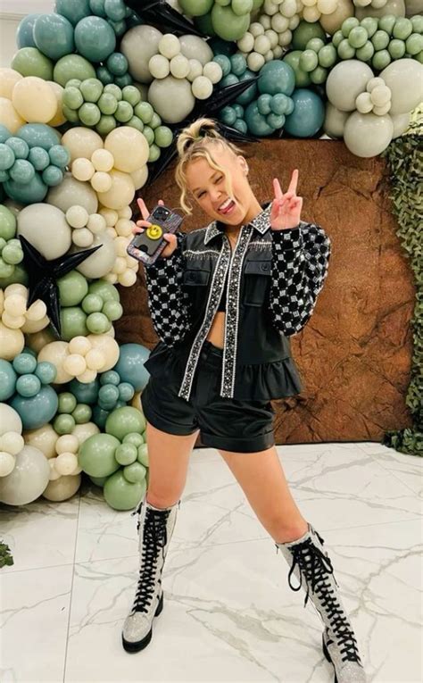 JOJO SIWA In Jojo Siwa Outfits Cute Casual Dresses Jojo Siwa