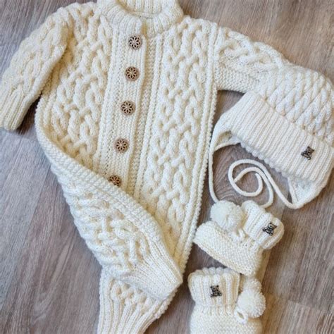 Вязаный комплект для новорожденного комбинезон шапочка пинетки в интернет магазине на Ярмарке