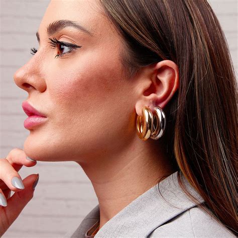 Brinco De Argola Articulada Bold Grande Banhado Em Ródio Branco Tá Na
