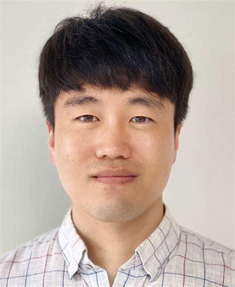 Real‐time 3d Multi‐pedestrian Detection And Tracking Using 3d Lidar Point Cloud For Mobile Robot