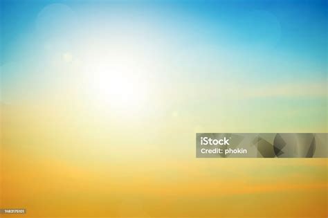 편안한 야외 휴가 풍경 개념 추상 흐린 햇빛 해변 다채로운 보케 배경 복고풍 효과 가을 일몰 하늘은 파란색 밝은 흰색 색상 오렌지 침착 그라데이션에 대한 스톡 사진 및 기타