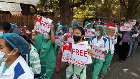 Dvb ယင်းမာပင်မြို့တွင် အာဏာသိမ်းစစ်အစိုးရကို စီး တော်မြင်းများနှင့