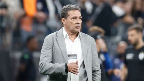 vanderlei luxemburgo pidió disculpas tras polémicos gestos de ryan a