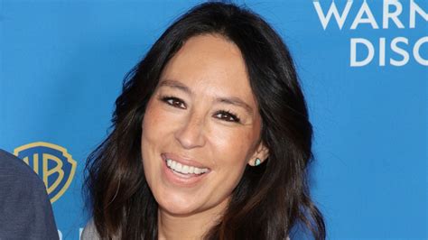 How To Recreate Joanna Gaines Stunning But Understated Fixer Upper Fireplace