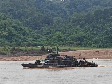 Khit Thit Media ချင်းတွင်းမြစ်အတွင်း စစ်သင်္ဘော ၉ စင်း