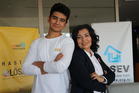 Anne Ve O Lu El Ele Kanseri Yendi G Ncel G Ndem Haberleri