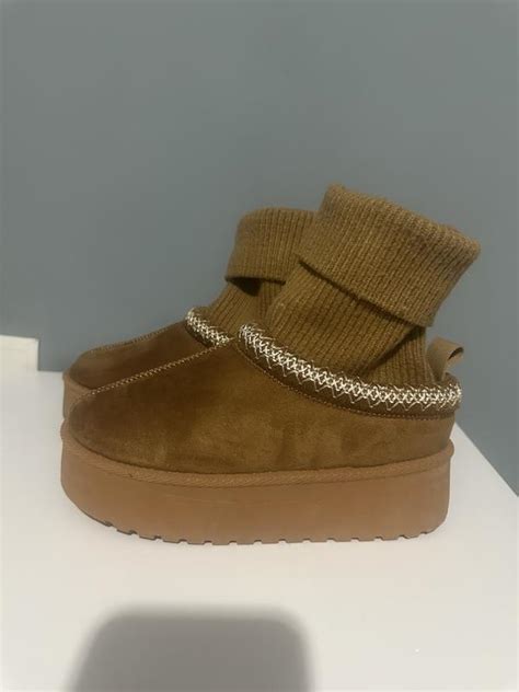 Уги — ціна 1050 грн у каталозі Уггі Купити жіночі речі за доступною ціною на Шафі Україна