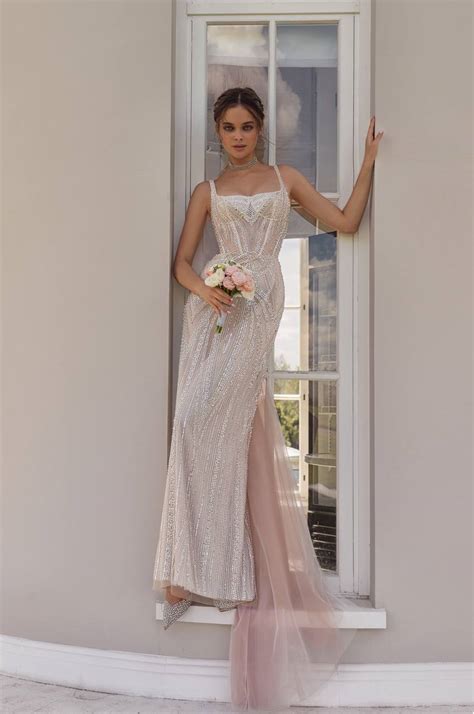 Свадебное платье купить в Москве недорого - свадебный салон Etna Bride