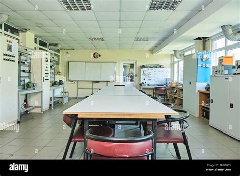 Empty Classroom Workshop Empty Class In A University With A Group Round Table Class With