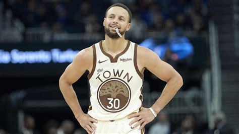 Steph Curry Wears Kobe Bryant Edition Of Allen Iverson Reebok Shoes In