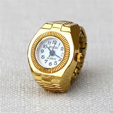 Купить Круглые часы на палец (часы-кольцо) за 926р. с доставкой