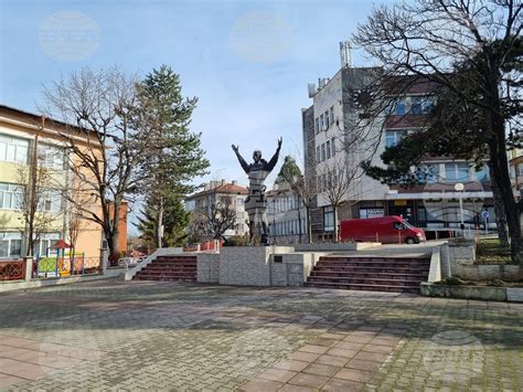 Най шарено яйце и оригинална великденска украса отличават в традиционен конкурс в Омуртаг Утро