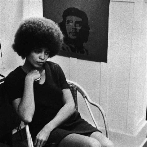 Biography Of Angela Davis Political Activist Academic