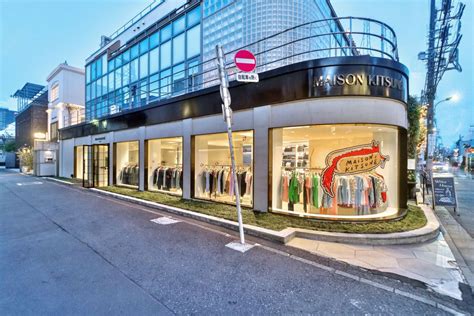 メゾン キツネ 青山 Maison Kitsune