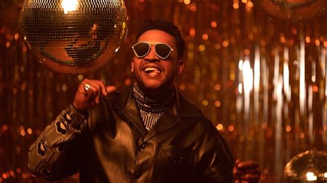 Don Omar Celebra 100 Mil Millones De Unidades De Consumo En Su Carrera