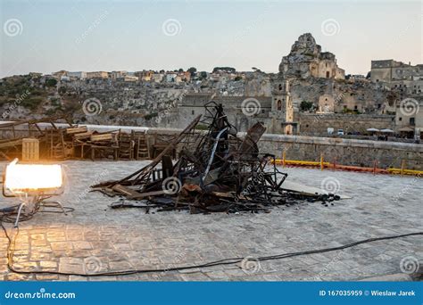 Bond 25 Scenography Elements Used For Explosion And Fire Scenes From