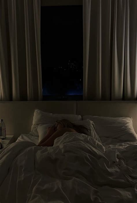 In Bed At Night Aesthetic Sleep Vision Board Pictures Sleeping