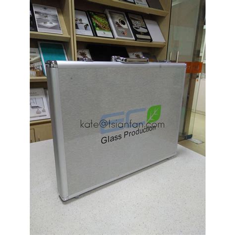 Glass Sample Display Aluminium Suitcaseclassic Style Px626 Chinese Manufacturers