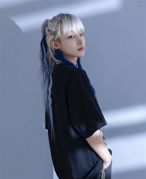 Stunning Ulzzang Model Hyunwoo