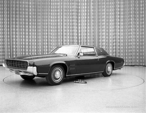 A Design At A Crossroads—1967 Thunderbird Deans Garage