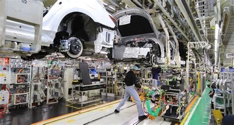 Европейските автомобилни производители основна жертва на кръстосания огън между САЩ и ЕС