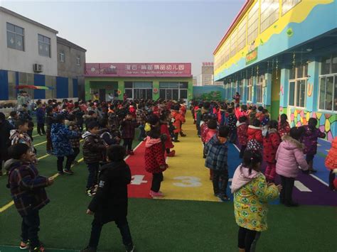 圩丰育苗幼儿园情商游戏课：水桶炸弹