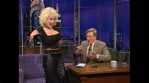 Enspiringai Dolly Parton Does A Striptease Late Night With Conan Obrien