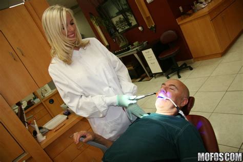 Britney Beth Dentist Gives Sex For Every Patient Porn Pictures Xxx