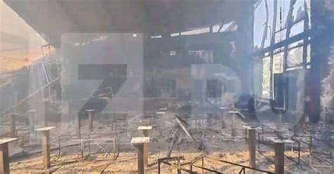 Кадры изнутри сгоревшего после удара ВСУ торгового центра Галактика в Донецке Лента новостей ДНР