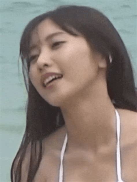 승민 귀여운 비키니 입고 팔은 뒤로 ㄷㄷㄷ 모아주니 더 커지는 슴가 ㅗㅜㅑ 해변에서 Facebook