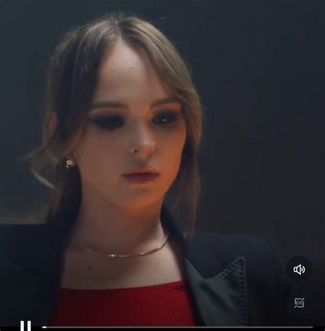 Who Is She Lilly Bell 1740963 ›