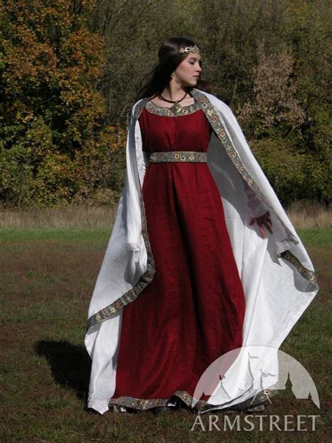 더쿠 중세까지만 해도 코르셋을 착용하지 않았다는 중세유럽 서양 복식