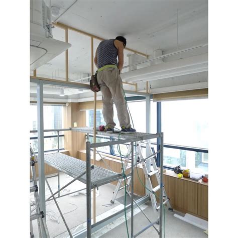 시온종합공사 — 사무실 인테리어 공사 현장에서 칸막이 공사와 유리 파티션 가벽 설치에 정성을 다했습니다