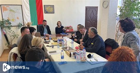 Кметът на Община Казанлък Галина Стоянова направи изнесена оперативка в Овощник Knews Bg