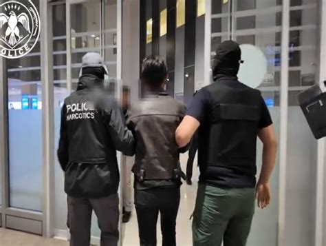 “Интерпол“ оор эрэн сурвалжлагдаж байсан этгээдийг БНТУ аас авчирлаа