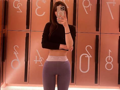 ダレノガレ明美、細すぎるウエストあらわに！ スタイル際立つトレーニングウエア姿を披露 All About ニュース