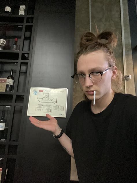 пакет On Twitter Это самая бесполезная хуйня на моей работе ведь я не могу отсюда