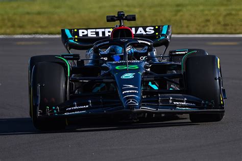 Video Y Fotos El Mercedes W14 En La Pista De Silverstone