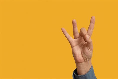 ¿qué Significa Sacar El Dedo Medio En Perú Y Por Qué Es Ofensivo Infobae