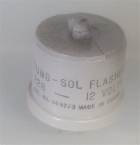 12 Volt Rectangular Turn Signal Flasher 180
