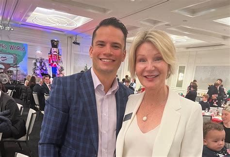 Wings Sweet Home Chicago Supports Domestic Violence Victims Candid Candace Crains Chicago