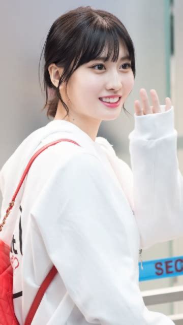Hirai Momo Artofit