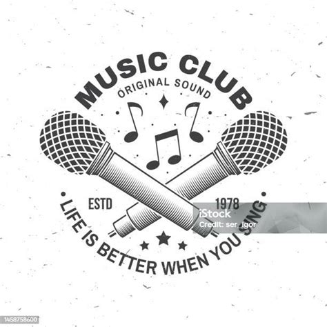 음악 클럽 로고 배지 레이블 레트로 포스터 마이크가 있는 배너 티셔츠용 빈티지 타이포그래피 디자인 엠블럼 로고 배지 디자인 벡터 그림입니다 소리를 듣고 녹음하기위한 장비