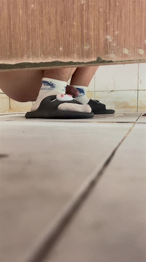 Spy Chinese Swat Toilet Spy Cum 01