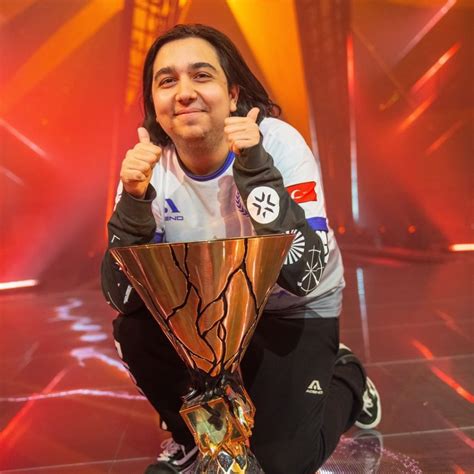 Naviye Transfer Olan Temsilcimiz Cned Ile Röportaj Flank Esports