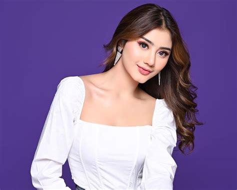 Dituding Open Bo 7 Potret Pedangdut Ghea Youbi Tampil Seksi And Terbuka