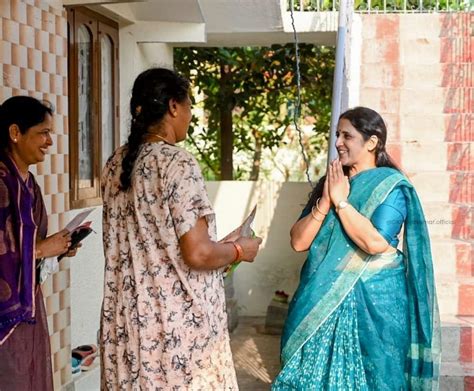 ಗಂಡನ ಸಿಎಂ ಮಾಡಲು ಪತ್ನಿ ಮತಯಾಚನೆ ಡಿಕೆ ಶಿವಕುಮಾರ್‌ ಪರ ಪತ್ನಿ ಉಷಾ ಮತಯಾಚನೆ ಚಿತ್ರಗಳು ಇಲ್ಲಿವೆ Dk