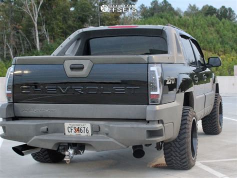 Chevy Avalanche 2002 Gray