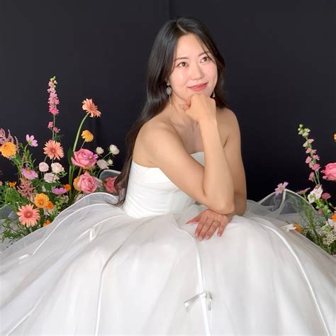 프릴플라워스튜디오 보내주신 레퍼런스를 바탕으로 준비해 드린 촬영 부케 💜 Instagram